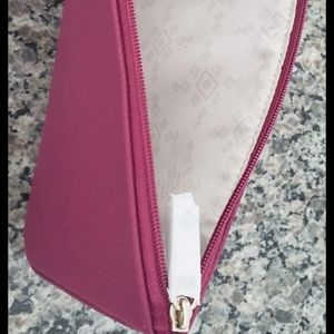 thirty-one | Bags | Thirty One Rubie Mini In Crushed Berry Pebble ...